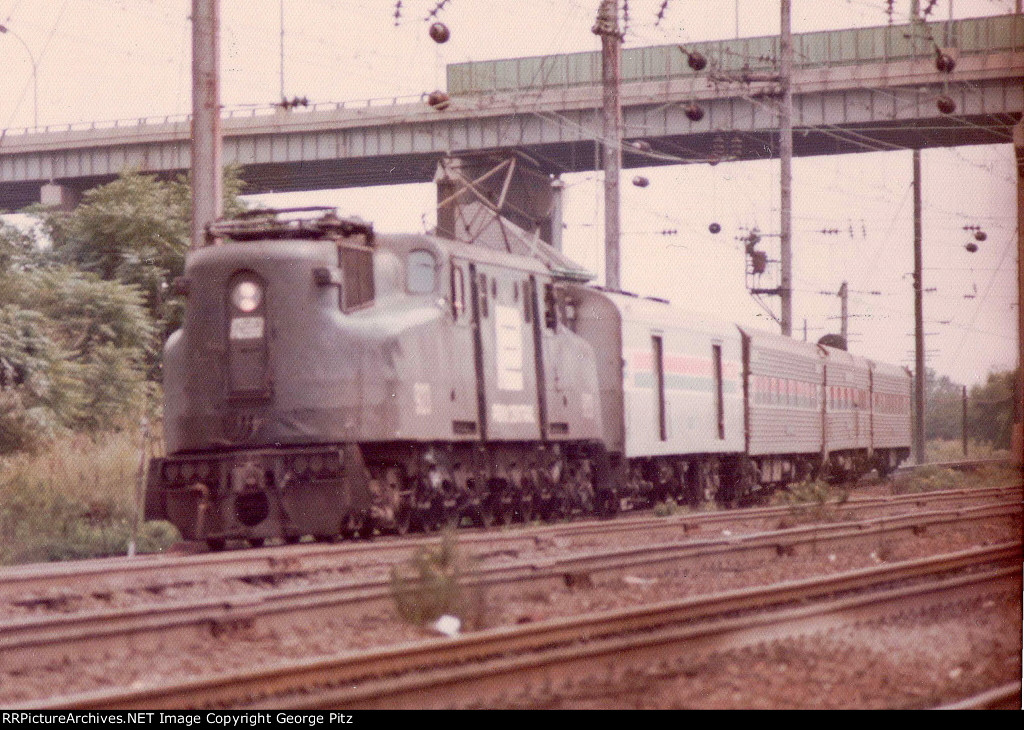 GG1 at Bay interlocking